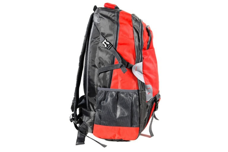 Outdoor Premium Rucksack für Reisen und Freizeit - Rot - Metal Badge